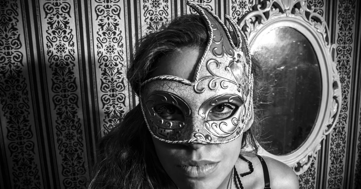 Masking: qué es y por qué las personas ocultan su verdadera forma de ser