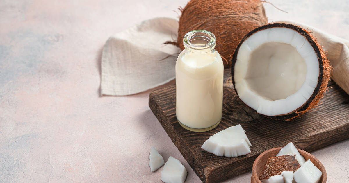 Leche de coco: qué es, propiedades y cómo usarla en la cocina