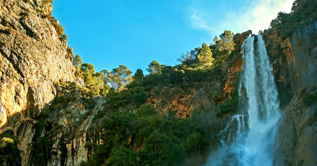 Aguanta la respiración: la sobrecogedora ruta que te lleva a la cascada ...