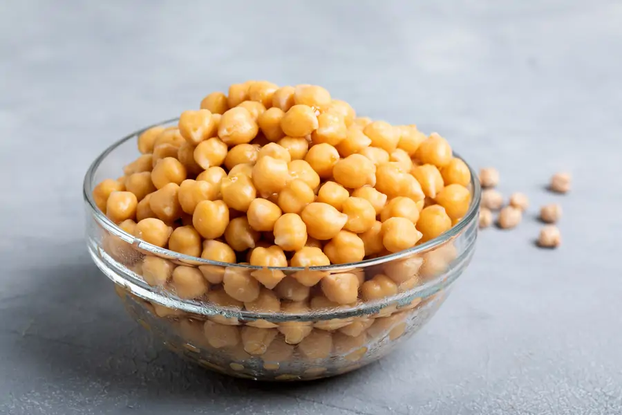 Ensalada de garbanzos mediterránea lista en 10 minutos: un plato único ...