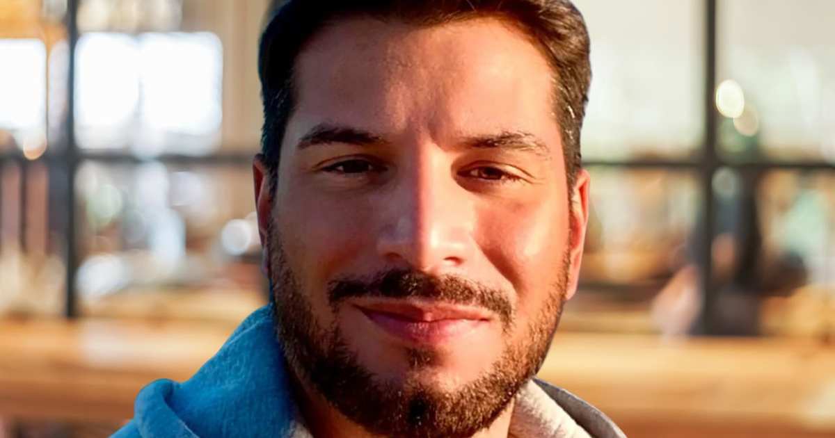 Eduard Boldova, peluquero: "Si te vas a poner un aceite para el pelo ...