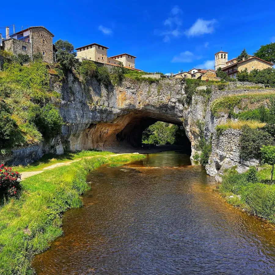 El Congost de Mont-rebei, la ruta de senderismo entre Cataluña y Aragón que te deja sin aliento