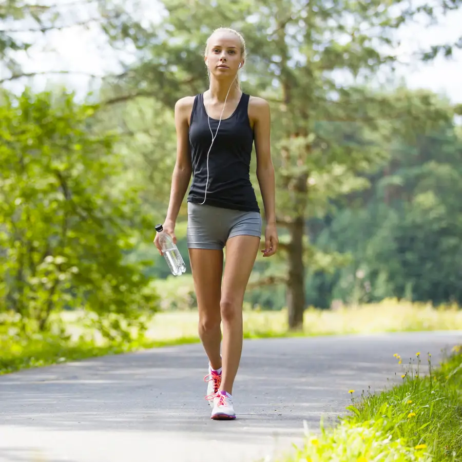 Sentadilla isométrica contra la pared: tu secreto de dos minutos diarios para fortalecer core ...