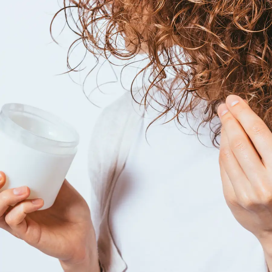 Ester Valiente, experta en canas: "Dejarse el pelo blanco es un reto ...