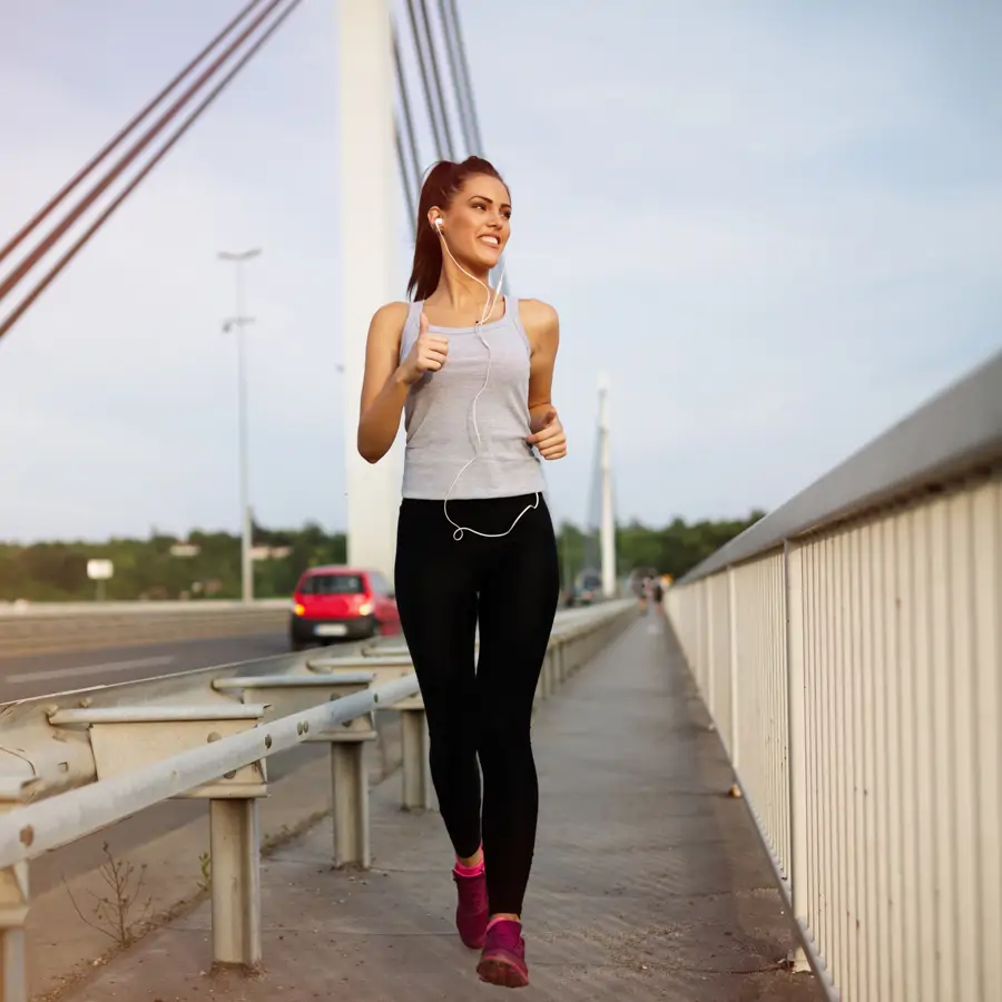 María Casas, entrenadora personal: "Hacer cada dos horas 10 sentadillas ...