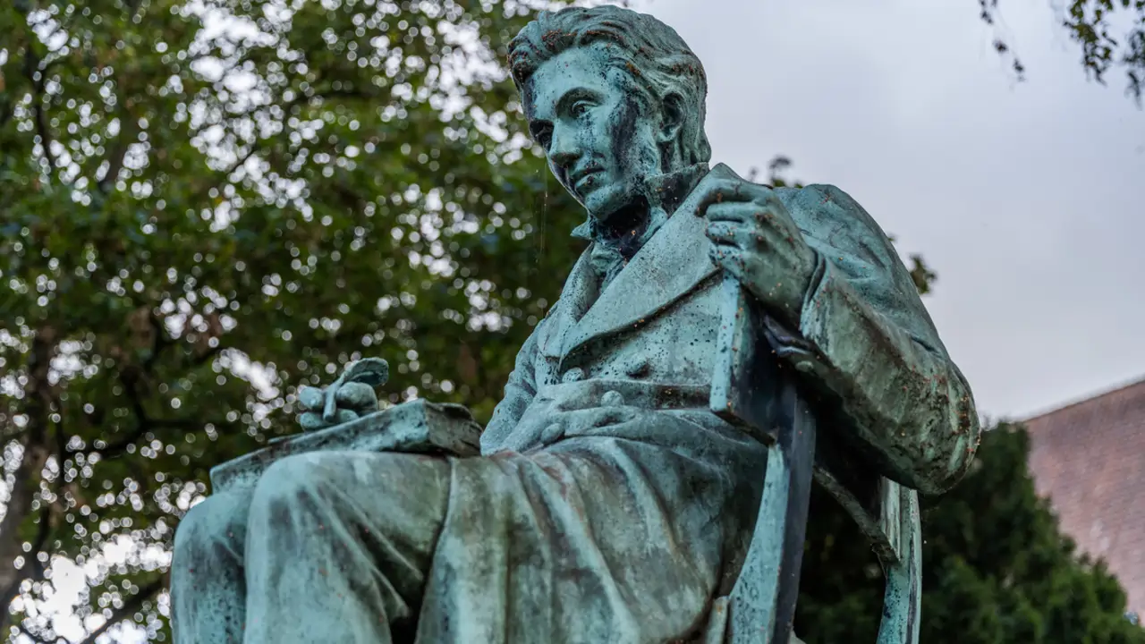 Sören Kierkegaard, padre del existencialismo: "La vida solo puede ser ...