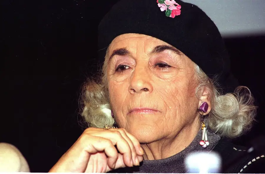 Carmen Martín Gaite, sobre las ataduras: “Nunca está uno libre; el que ...