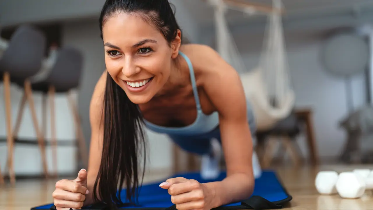 10 abdominales con plancha fáciles para fortalecer la barriga y lograr ...