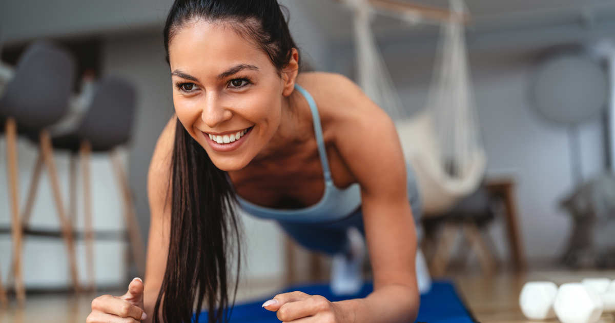 10 abdominales con plancha fáciles para fortalecer la barriga y lograr ...