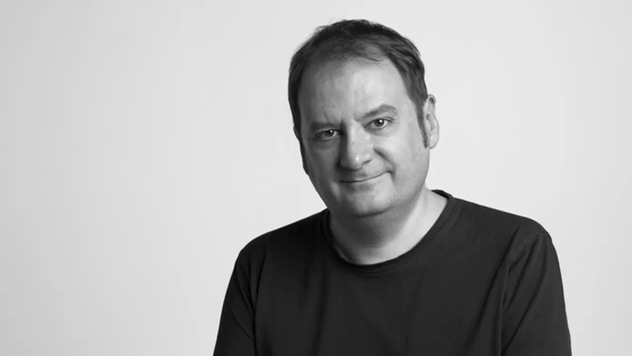 Francesc Miralles, escritor: "Hay personas con una existencia sencilla ...